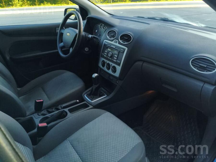 Blue Ford Focus 2006 in Madona, with an engine capacity of 1.60 L and mileage of 203 thousand km for 1300 €, photo 8 on AUTOMOTO.COM.LV