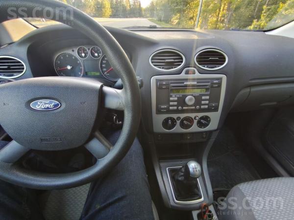 Blue Ford Focus 2006 in Madona, with an engine capacity of 1.60 L and mileage of 203 thousand km for 1300 €, photo 10 on AUTOMOTO.COM.LV