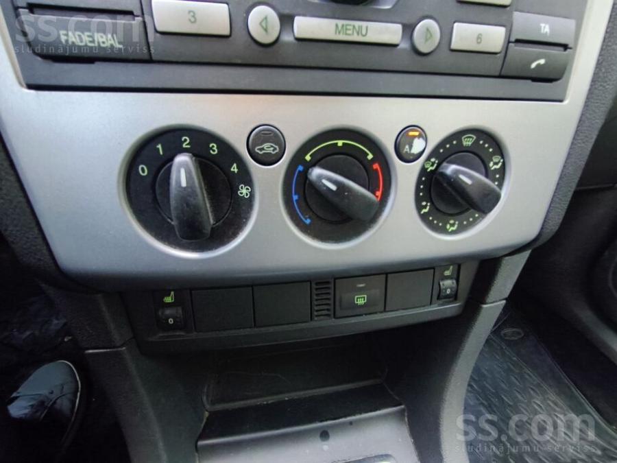 Blue Ford Focus 2006 in Madona, with an engine capacity of 1.60 L and mileage of 203 thousand km for 1300 €, photo 11 on AUTOMOTO.COM.LV