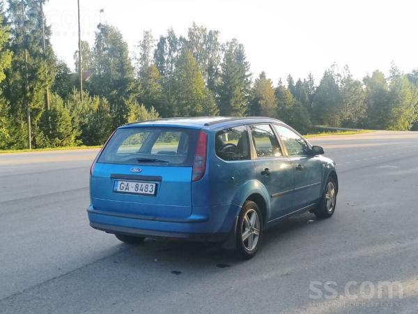 Blue Ford Focus 2006 in Madona, with an engine capacity of 1.60 L and mileage of 203 thousand km for 1300 €, photo 4 on AUTOMOTO.COM.LV