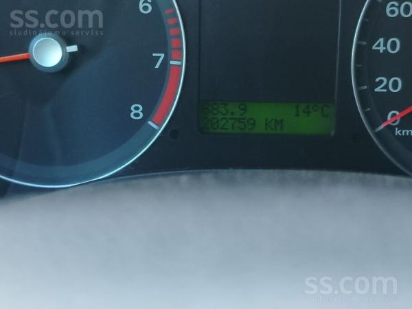 Blue Ford Focus 2006 in Madona, with an engine capacity of 1.60 L and mileage of 203 thousand km for 1300 €, photo 9 on AUTOMOTO.COM.LV