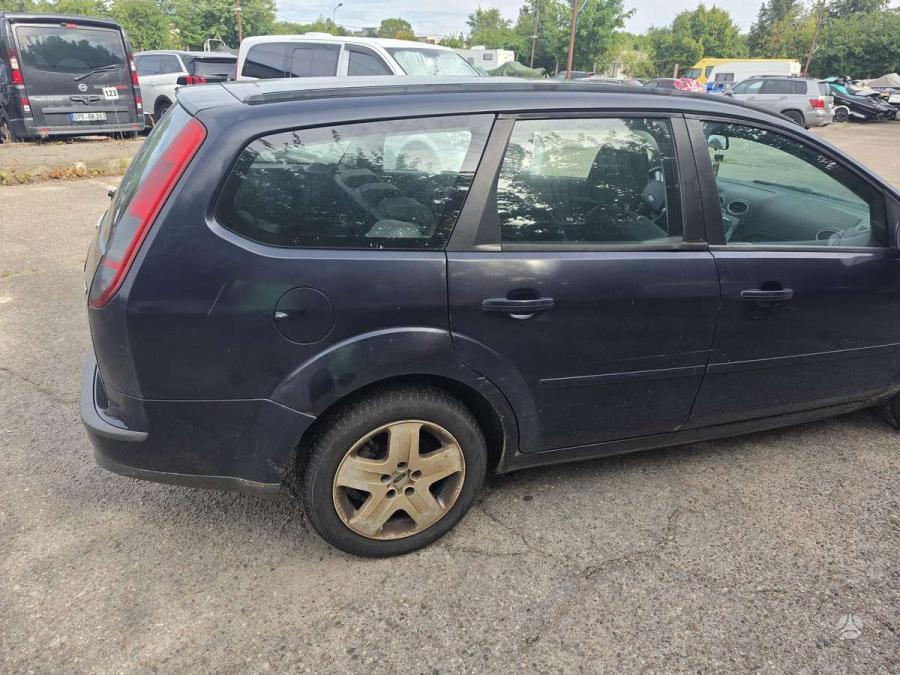 Blue Ford Focus 2007 in Klaipeda, with an engine capacity of 1.56 L and mileage of 502 thousand km for 550 €, photo 6 on AUTOMOTO.COM.LV