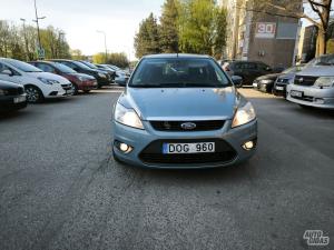 Zils Ford Focus 2008 Kauņa, ar dzinēja tilpumu 1.60 L un nobraukumu 300 tūkst. km par 950 €, foto  vietnē AUTOMOTO.COM.LV