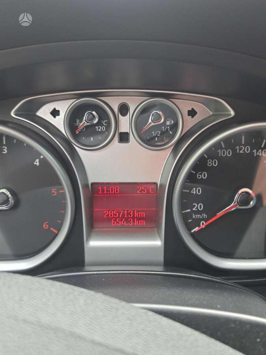 Blue Ford Focus 2008 in Vilnius, with an engine capacity of 1.56 L and mileage of 286 thousand km for 2050 €, photo 6 on AUTOMOTO.COM.LV
