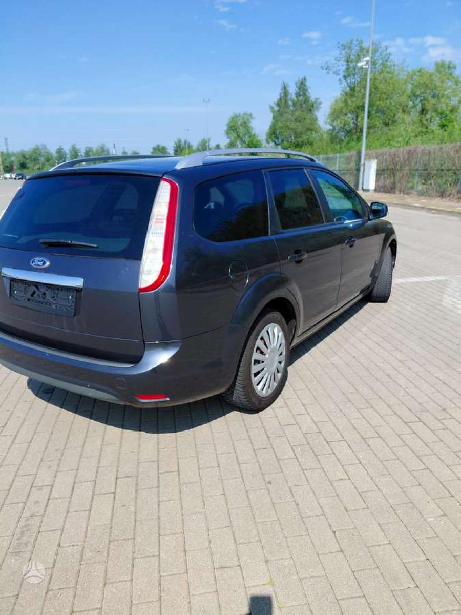 Blue Ford Focus 2008 in Marijampole, with an engine capacity of 1.80 L and mileage of 280 thousand km for 1650 €, photo 4 on AUTOMOTO.COM.LV