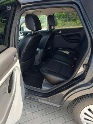 Blue Ford Focus 2008 in Marijampole, with an engine capacity of 1.80 L and mileage of 280 thousand km for 1650 €, photo 9 on AUTOMOTO.COM.LV