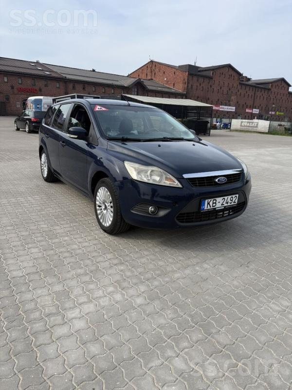 Blue Ford Focus 2009 in Liepaja, with an engine capacity of 1.60 L and mileage of 413 thousand km for 1600 €, photo 2 on AUTOMOTO.COM.LV