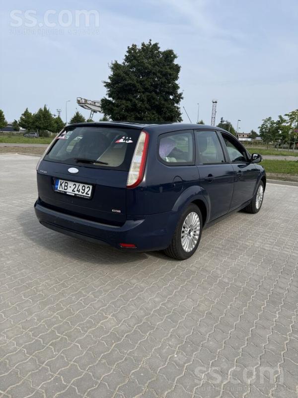 Blue Ford Focus 2009 in Liepaja, with an engine capacity of 1.60 L and mileage of 413 thousand km for 1600 €, photo 3 on AUTOMOTO.COM.LV