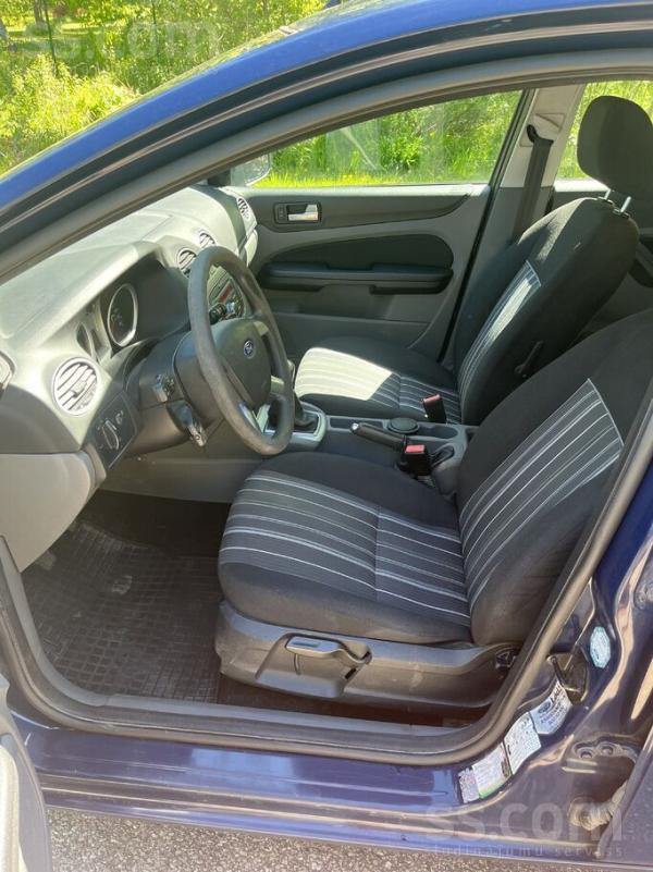 Blue Ford Focus 2010 in Riga, with an engine capacity of 1.80 L and mileage of 304 thousand km for 1800 €, photo 9 on AUTOMOTO.COM.LV