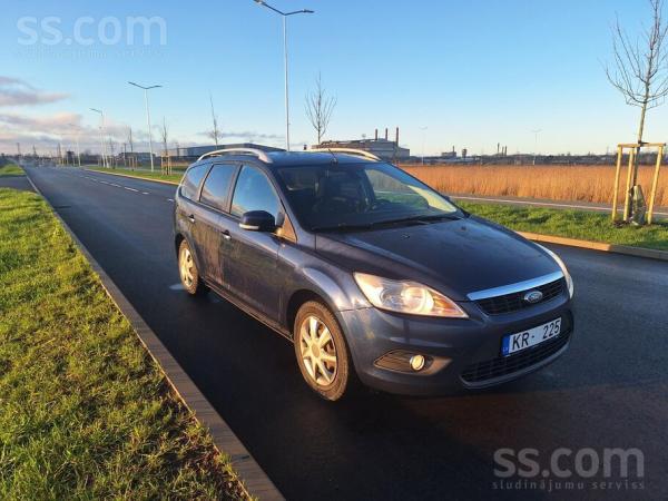Blue Ford Focus 2011 in Liepaja, with an engine capacity of 1.60 L and mileage of 247 thousand km for 3000 €, photo 2 on AUTOMOTO.COM.LV