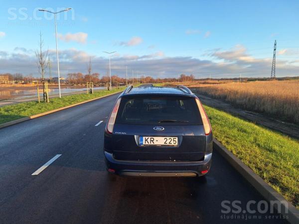 Blue Ford Focus 2011 in Liepaja, with an engine capacity of 1.60 L and mileage of 247 thousand km for 3000 €, photo 6 on AUTOMOTO.COM.LV
