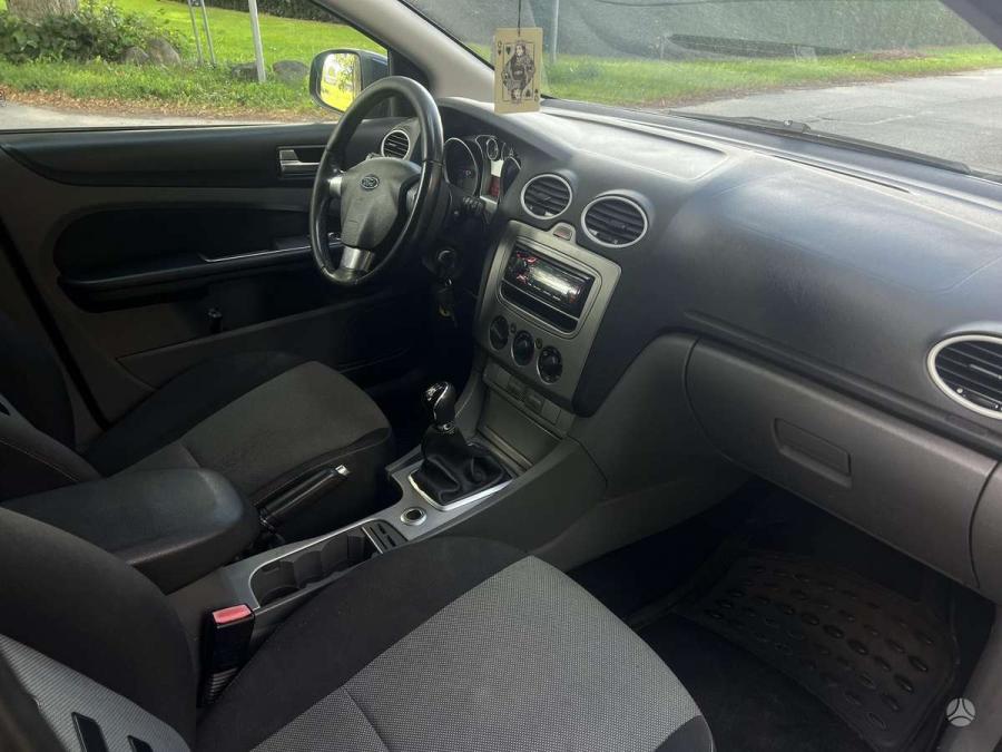 Zils Ford Focus 2011 Viļņa, ar dzinēja tilpumu 1.56 L un nobraukumu 300 tūkst. km par 999 €, foto 6 vietnē AUTOMOTO.COM.LV
