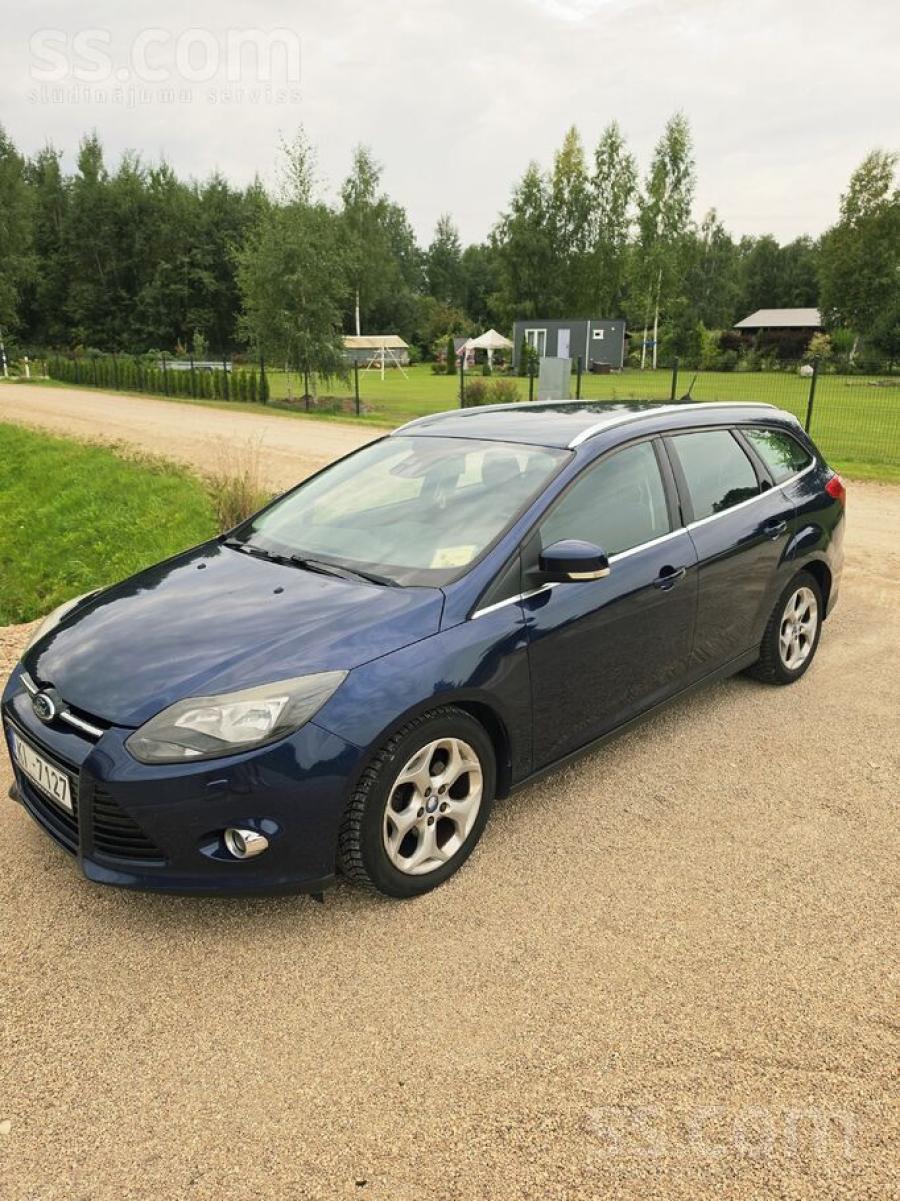 Blue Ford Focus 2011 in Riga, with an engine capacity of 1.60 L and mileage of 286 thousand km for 4100 €, photo 1 on AUTOMOTO.COM.LV