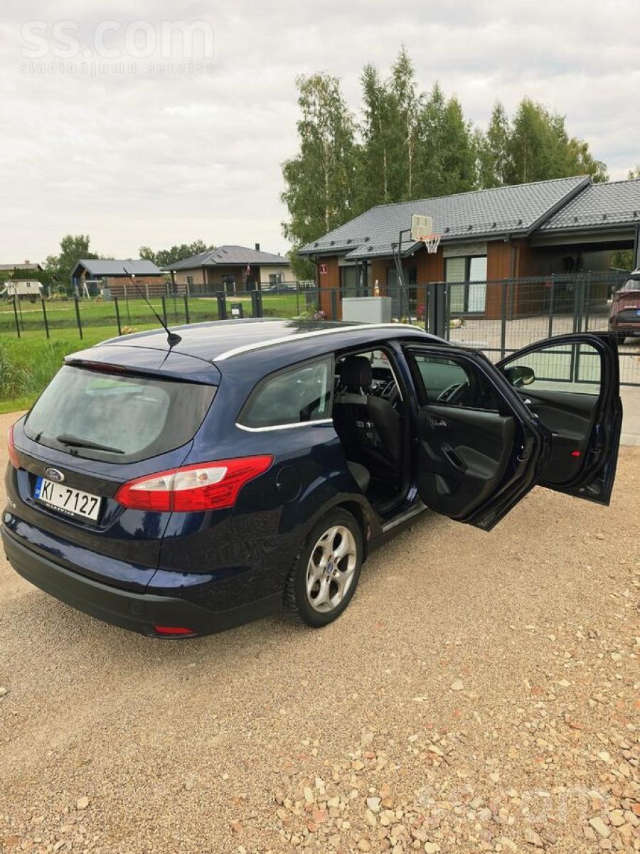 Blue Ford Focus 2011 in Riga, with an engine capacity of 1.60 L and mileage of 286 thousand km for 4100 €, photo 4 on AUTOMOTO.COM.LV