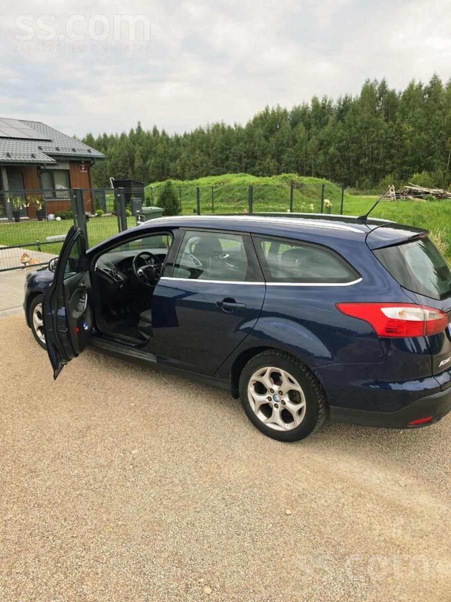 Blue Ford Focus 2011 in Riga, with an engine capacity of 1.60 L and mileage of 286 thousand km for 4100 €, photo 6 on AUTOMOTO.COM.LV