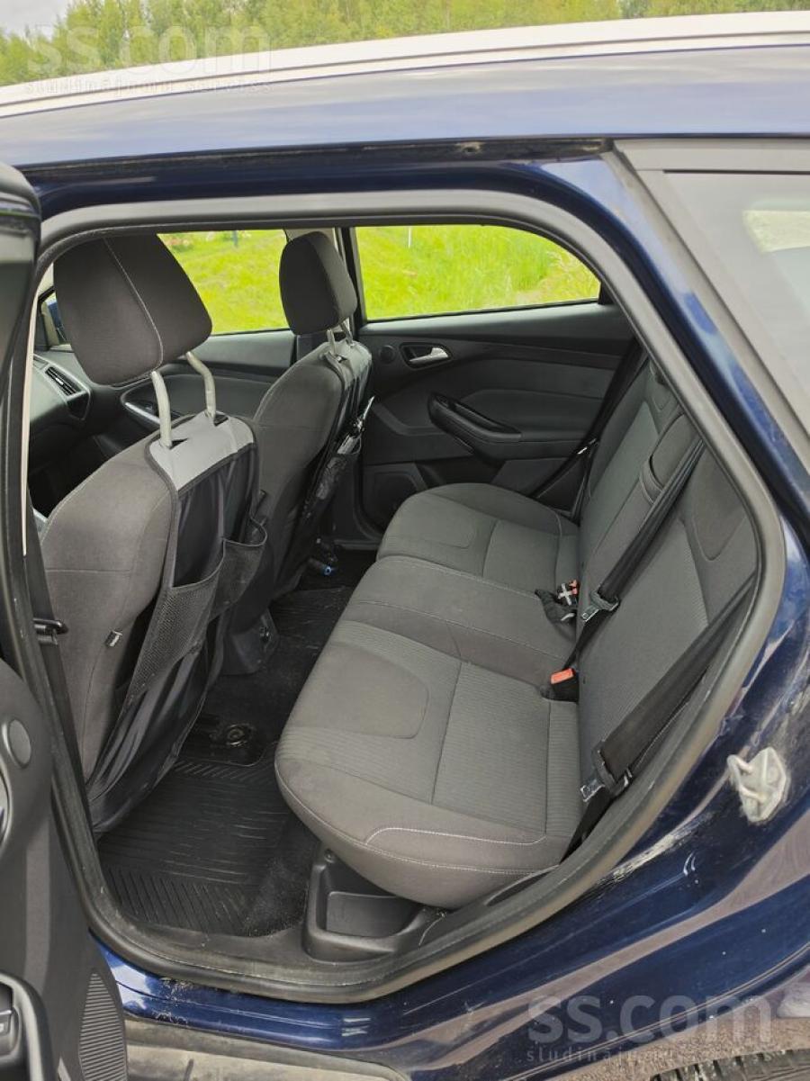 Blue Ford Focus 2011 in Riga, with an engine capacity of 1.60 L and mileage of 286 thousand km for 4100 €, photo 10 on AUTOMOTO.COM.LV