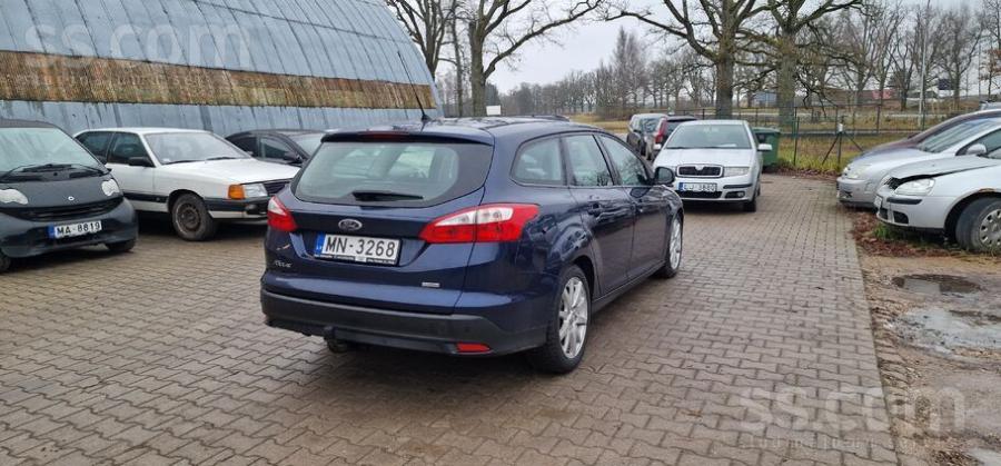 Blue Ford Focus 2012 in Valmiera, with an engine capacity of 1.60 L and mileage of 327 thousand km for 2800 €, photo 3 on AUTOMOTO.COM.LV