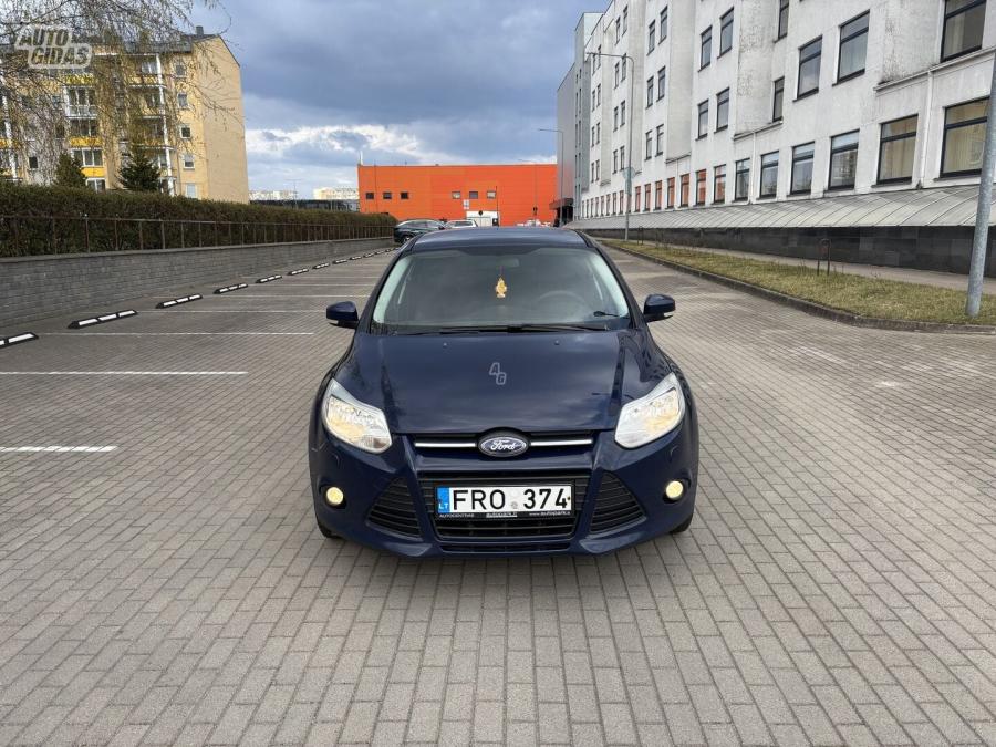Blue Ford Focus 2012 in Vilnius, with an engine capacity of 1.60 L and mileage of 255 thousand km for 1750 €, photo 3 on AUTOMOTO.COM.LV