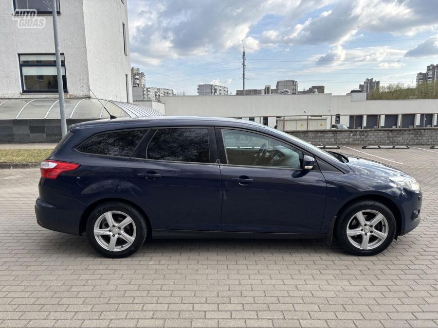 Blue Ford Focus 2012 in Vilnius, with an engine capacity of 1.60 L and mileage of 255 thousand km for 1750 €, photo 5 on AUTOMOTO.COM.LV