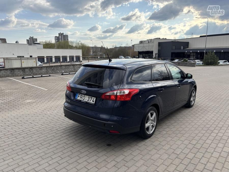 Blue Ford Focus 2012 in Vilnius, with an engine capacity of 1.60 L and mileage of 255 thousand km for 1750 €, photo 6 on AUTOMOTO.COM.LV