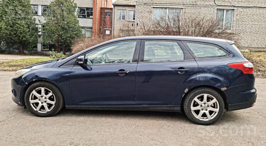 Blue Ford Focus 2012 in Riga, with an engine capacity of 1.60 L and mileage of 0 thousand km for 1500 €, photo 4 on AUTOMOTO.COM.LV