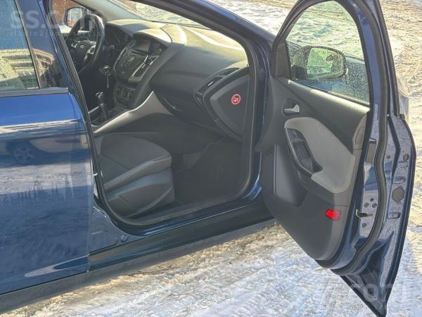 Blue Ford Focus 2012 in Riga, with an engine capacity of 1.00 L and mileage of 256 thousand km for 3999 €, photo 6 on AUTOMOTO.COM.LV