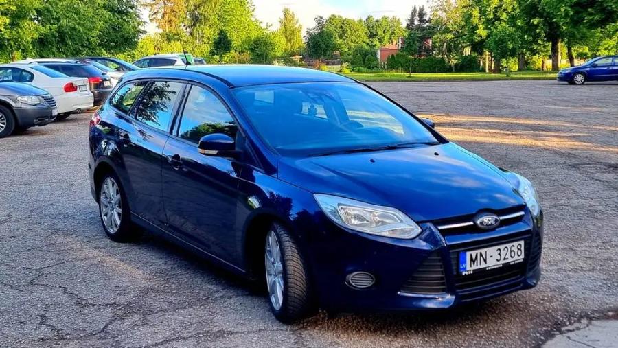 Blue Ford Focus 2012 in Cesis, with an engine capacity of 1.60 L and mileage of 335 thousand km for 2900 €, photo 5 on AUTOMOTO.COM.LV