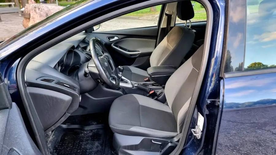 Blue Ford Focus 2012 in Cesis, with an engine capacity of 1.60 L and mileage of 335 thousand km for 2900 €, photo 13 on AUTOMOTO.COM.LV
