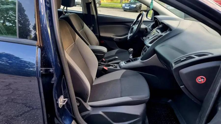 Blue Ford Focus 2012 in Cesis, with an engine capacity of 1.60 L and mileage of 335 thousand km for 2900 €, photo 15 on AUTOMOTO.COM.LV