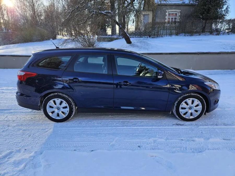 Blue Ford Focus 2012 in Jekabpils, with an engine capacity of 1.60 L and mileage of 257 thousand km for 4490 €, photo 5 on AUTOMOTO.COM.LV