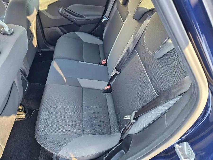 Blue Ford Focus 2012 in Jekabpils, with an engine capacity of 1.60 L and mileage of 257 thousand km for 4490 €, photo 16 on AUTOMOTO.COM.LV