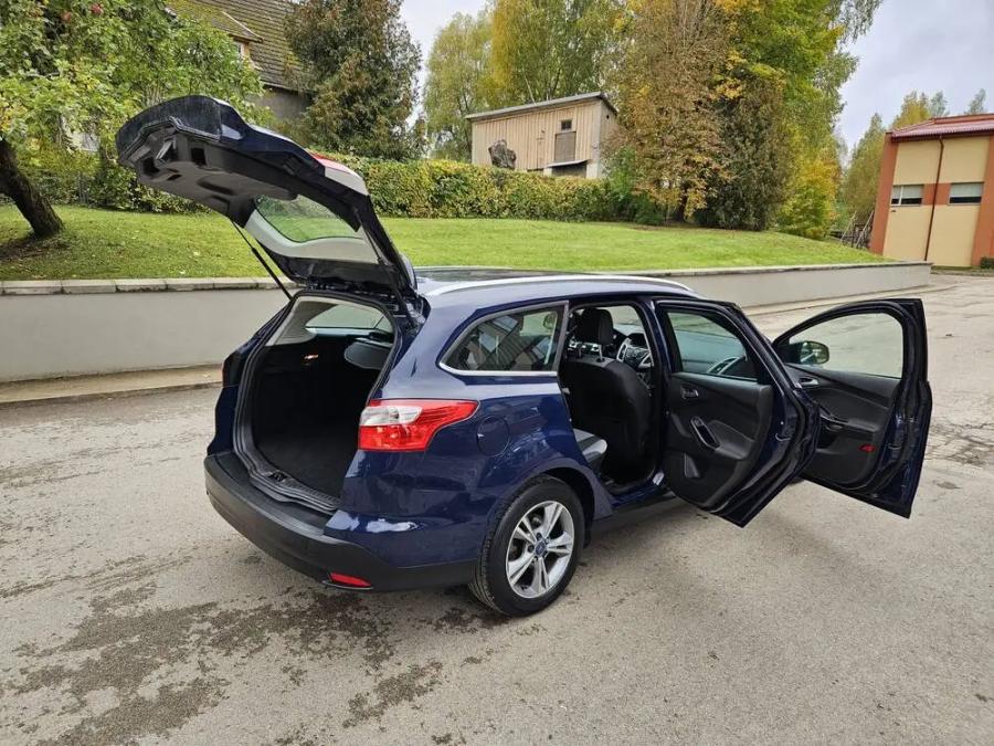 Blue Ford Focus 2012 in Jekabpils, with an engine capacity of 1.60 L and mileage of 276 thousand km for 4590 €, photo 20 on AUTOMOTO.COM.LV