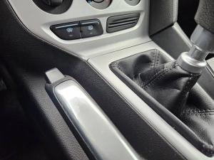 Blue Ford Focus 2012 in Jekabpils, with an engine capacity of 1.60 L and mileage of 276 thousand km for 4590 €, photo 32 on AUTOMOTO.COM.LV