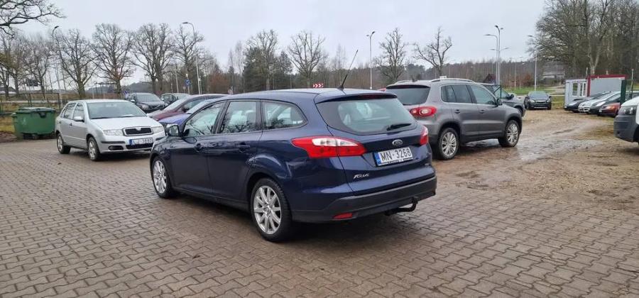 Blue Ford Focus 2012 in Valmiera, with an engine capacity of 1.60 L and mileage of 327 thousand km for 2800 €, photo 5 on AUTOMOTO.COM.LV