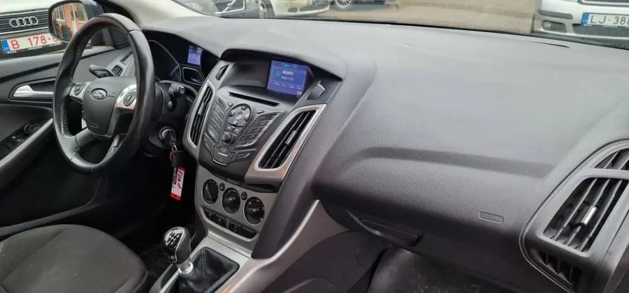 Blue Ford Focus 2012 in Valmiera, with an engine capacity of 1.60 L and mileage of 327 thousand km for 2800 €, photo 10 on AUTOMOTO.COM.LV