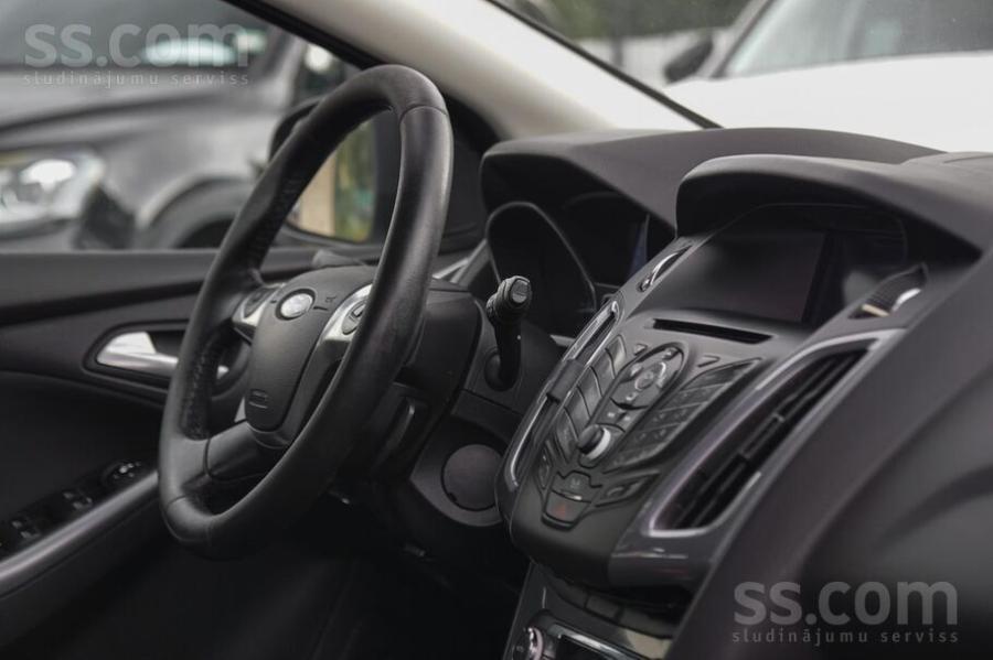 Blue Ford Focus 2012 in Riga, with an engine capacity of 1.60 L and mileage of 307 thousand km for 2990 €, photo 6 on AUTOMOTO.COM.LV