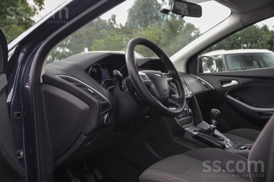 Blue Ford Focus 2012 in Riga, with an engine capacity of 1.60 L and mileage of 307 thousand km for 2990 €, photo 8 on AUTOMOTO.COM.LV