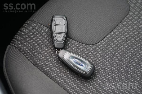Blue Ford Focus 2012 in Riga, with an engine capacity of 1.60 L and mileage of 307 thousand km for 2990 €, photo 10 on AUTOMOTO.COM.LV