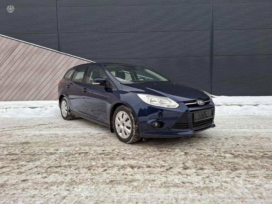 Blue Ford Focus 2013 in Panevezys, with an engine capacity of 1.00 L and mileage of 248 thousand km for 2748 €, photo 2 on AUTOMOTO.COM.LV