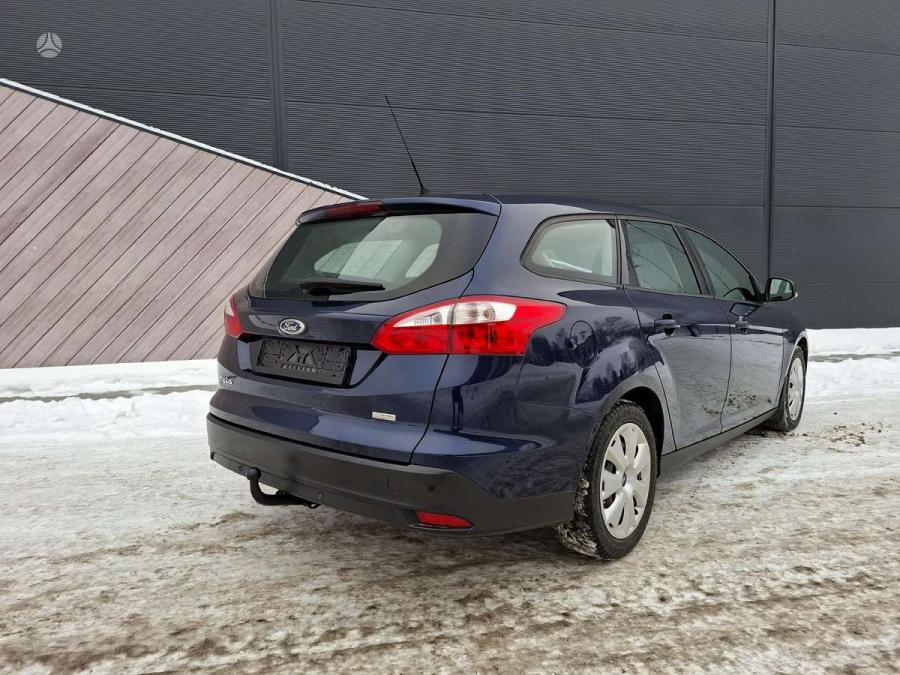 Blue Ford Focus 2013 in Panevezys, with an engine capacity of 1.00 L and mileage of 248 thousand km for 2748 €, photo 3 on AUTOMOTO.COM.LV