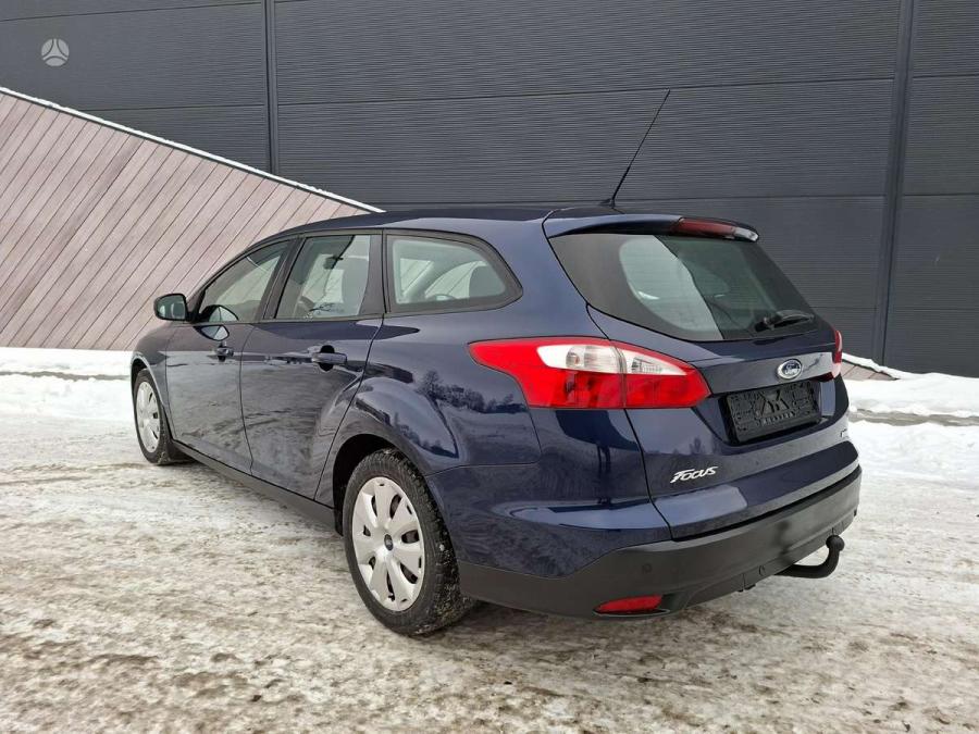 Blue Ford Focus 2013 in Panevezys, with an engine capacity of 1.00 L and mileage of 248 thousand km for 2748 €, photo 4 on AUTOMOTO.COM.LV