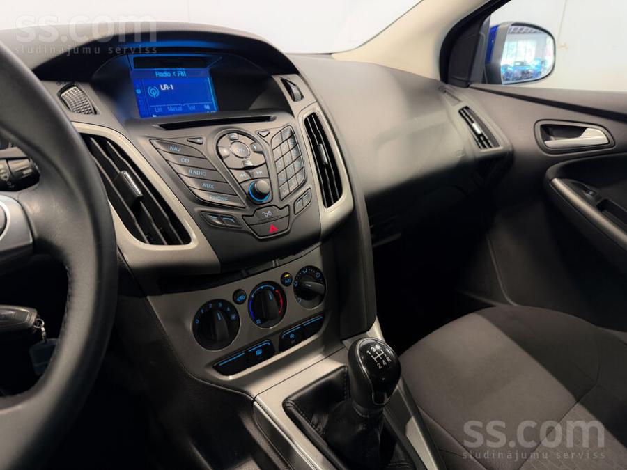Blue Ford Focus 2013 in Jurmala, with an engine capacity of 1.00 L and mileage of 210 thousand km for 3990 €, photo 17 on AUTOMOTO.COM.LV