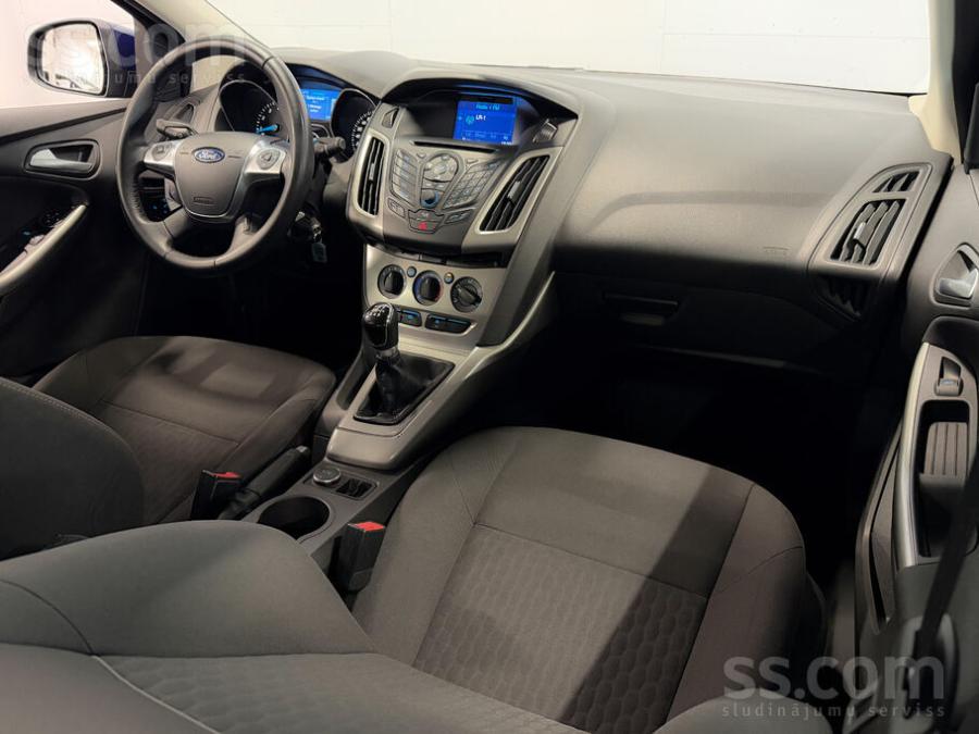 Blue Ford Focus 2013 in Jurmala, with an engine capacity of 1.00 L and mileage of 210 thousand km for 3990 €, photo 19 on AUTOMOTO.COM.LV