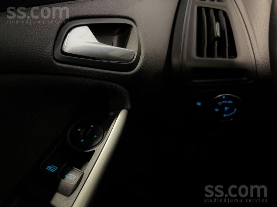 Blue Ford Focus 2013 in Jurmala, with an engine capacity of 1.00 L and mileage of 210 thousand km for 3990 €, photo 26 on AUTOMOTO.COM.LV
