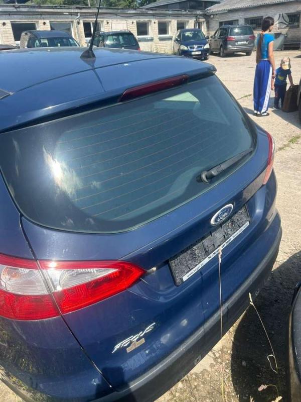Zils Ford Focus 2013 Viļņa, ar dzinēja tilpumu 1.00 L un nobraukumu 0 tūkst. km par 3130 €, foto 4 vietnē AUTOMOTO.COM.LV