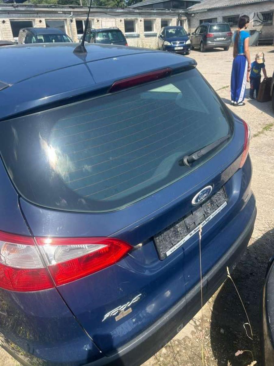 Blue Ford Focus 2013 in Vilnius, with an engine capacity of 1.00 L and mileage of 0 thousand km for 3130 €, photo 5 on AUTOMOTO.COM.LV