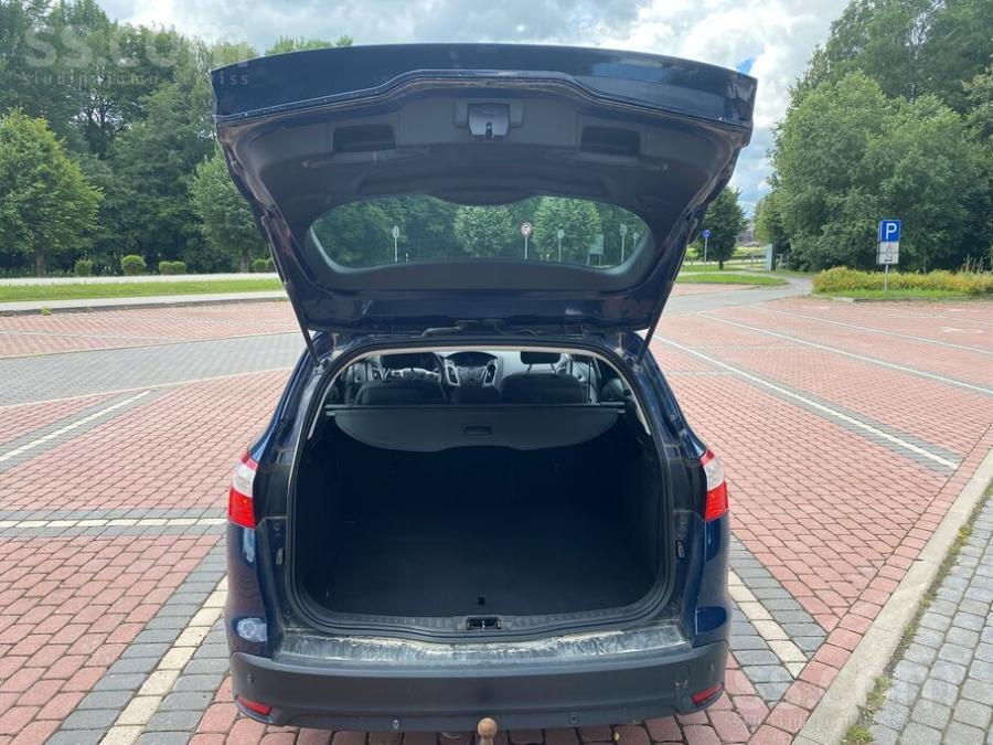 Blue Ford Focus 2013 in Riga, with an engine capacity of 1.00 L and mileage of 212 thousand km for 3200 €, photo 6 on AUTOMOTO.COM.LV
