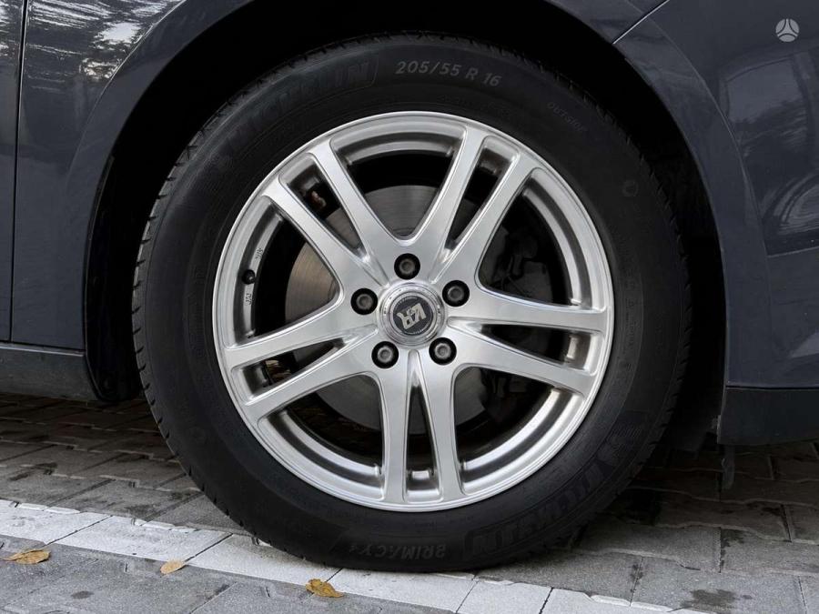 Zils Ford Focus 2013 Viļņa, ar dzinēja tilpumu 2.00 L un nobraukumu 248 tūkst. km par 4400 €, foto 12 vietnē AUTOMOTO.COM.LV