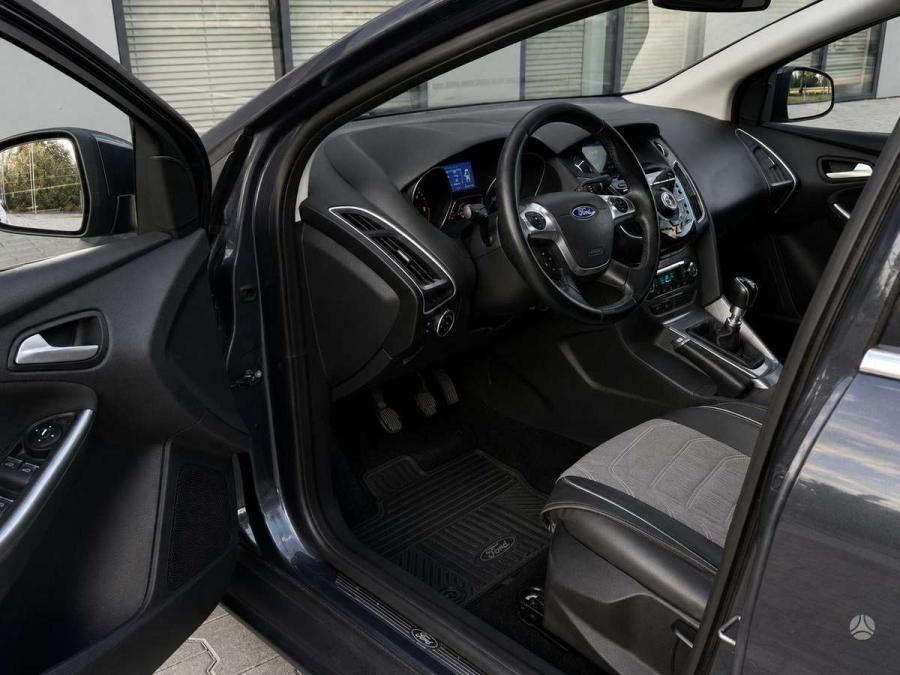 Zils Ford Focus 2013 Viļņa, ar dzinēja tilpumu 2.00 L un nobraukumu 248 tūkst. km par 4400 €, foto 13 vietnē AUTOMOTO.COM.LV