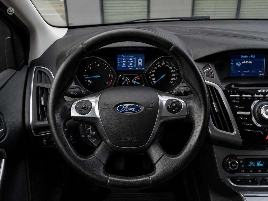 Zils Ford Focus 2013 Viļņa, ar dzinēja tilpumu 2.00 L un nobraukumu 248 tūkst. km par 4400 €, foto 18 vietnē AUTOMOTO.COM.LV